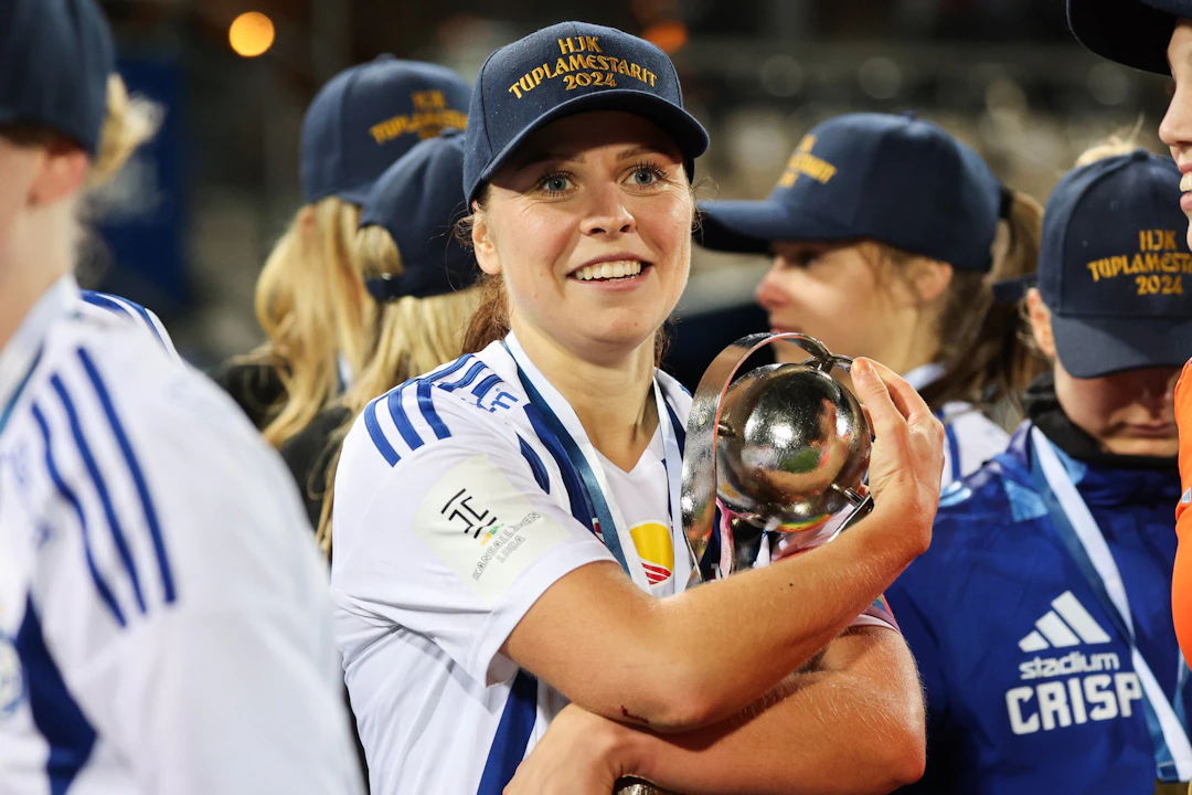 HJK nosti pokaalin ilmaan ja KuPS nappasi toisen europaikan