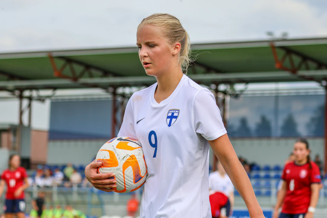 U19-tyttöjen avaus Ruotsia vastaan nimetty - Palloliitto.fi