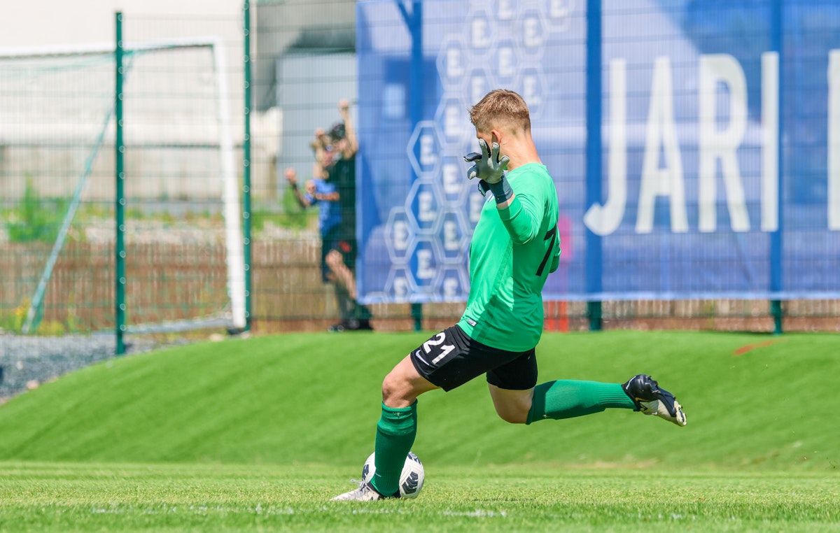 Physical development of the modern goalkeeper