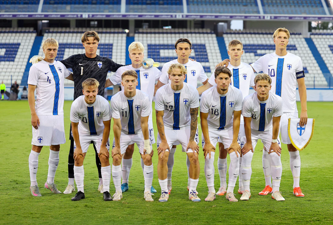 Pikkuhuuhkajat kylvetti Kyprosta - Palloliitto.fi
