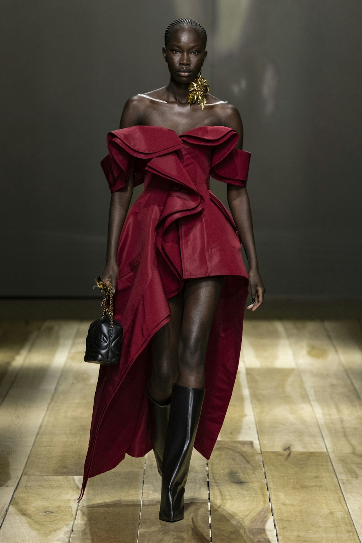 Our 10 favourite looks from Alexander McQueen / AW23