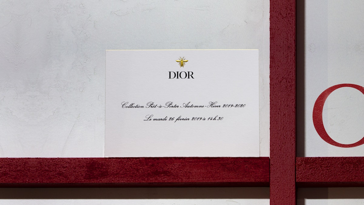 Votre carton d'invitation pour le défilé prêt-à-porter Dior automne ...