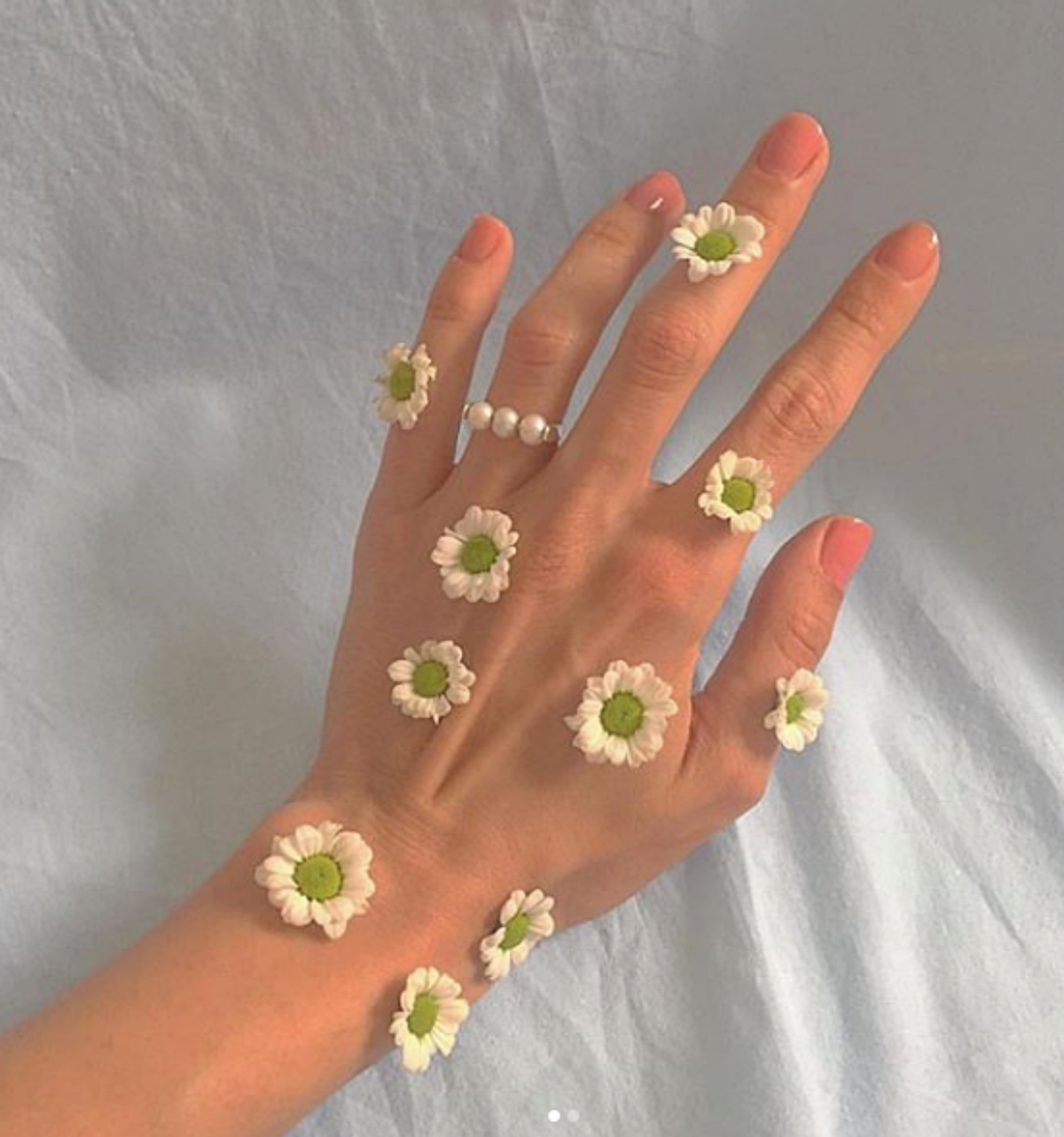 Na handen wassen: 5 tips tegen droge handen en 15 herstellende handcrèmes