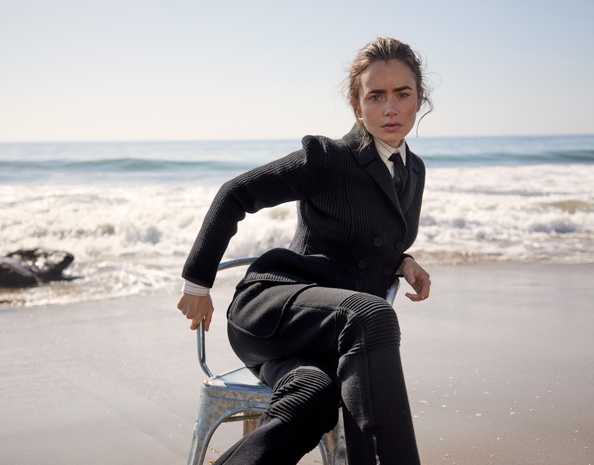 Actrice Lily Collins (Emily In Paris) in gesprek met modelegende Alber ...