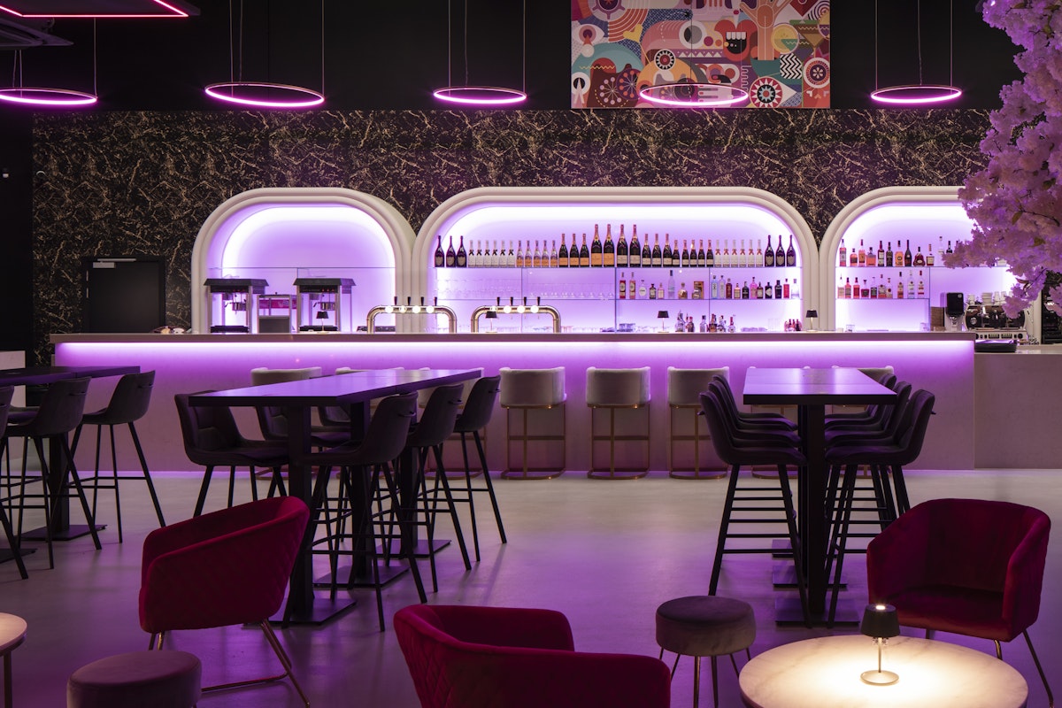 Zo ziet het nieuwe grootste karaokecomplex van Europa in Antwerpen eruit