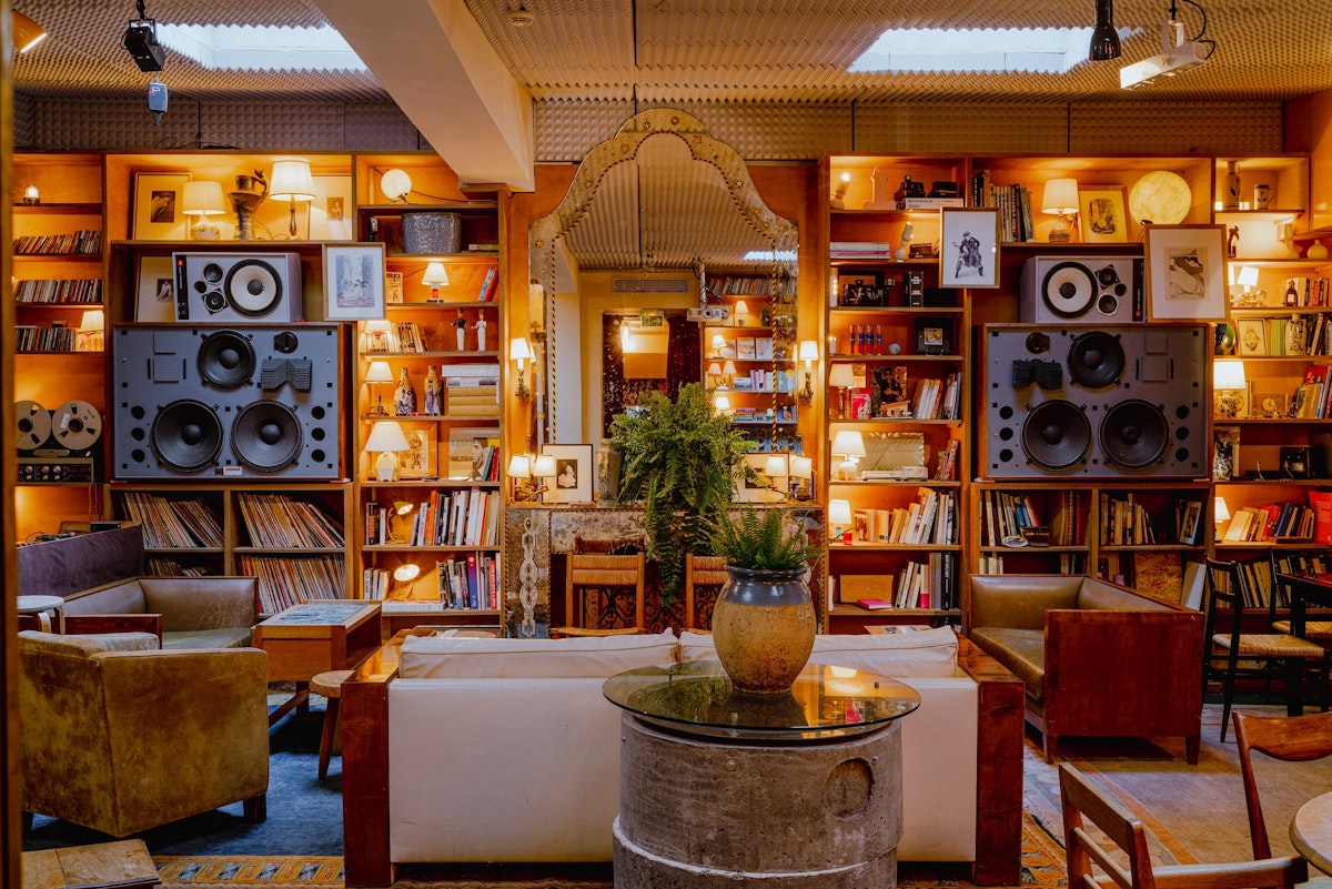 Geheime hotspot: de Book Bar in het Grand Amour Hotel in Parijs