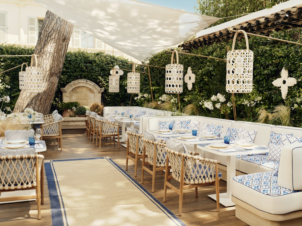 Zo ziet het Louis Vuitton restaurant in Saint-Tropez eruit met chef ...