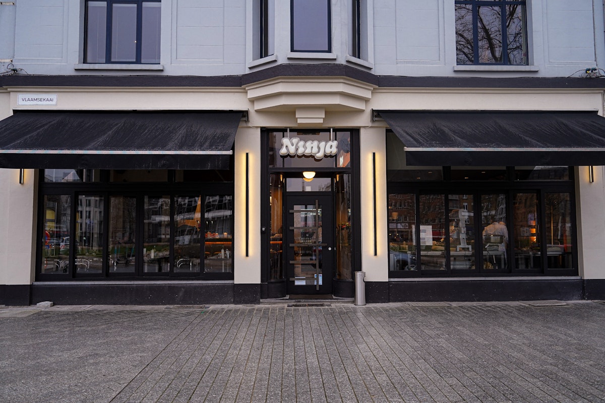 Premium kebab in een high-end interieur eet je bij het nieuwe NINJA in ...