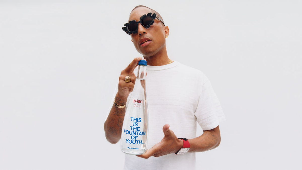 evian et Pharrell Williams dévoilent leur bouteille, Fountain of Youth