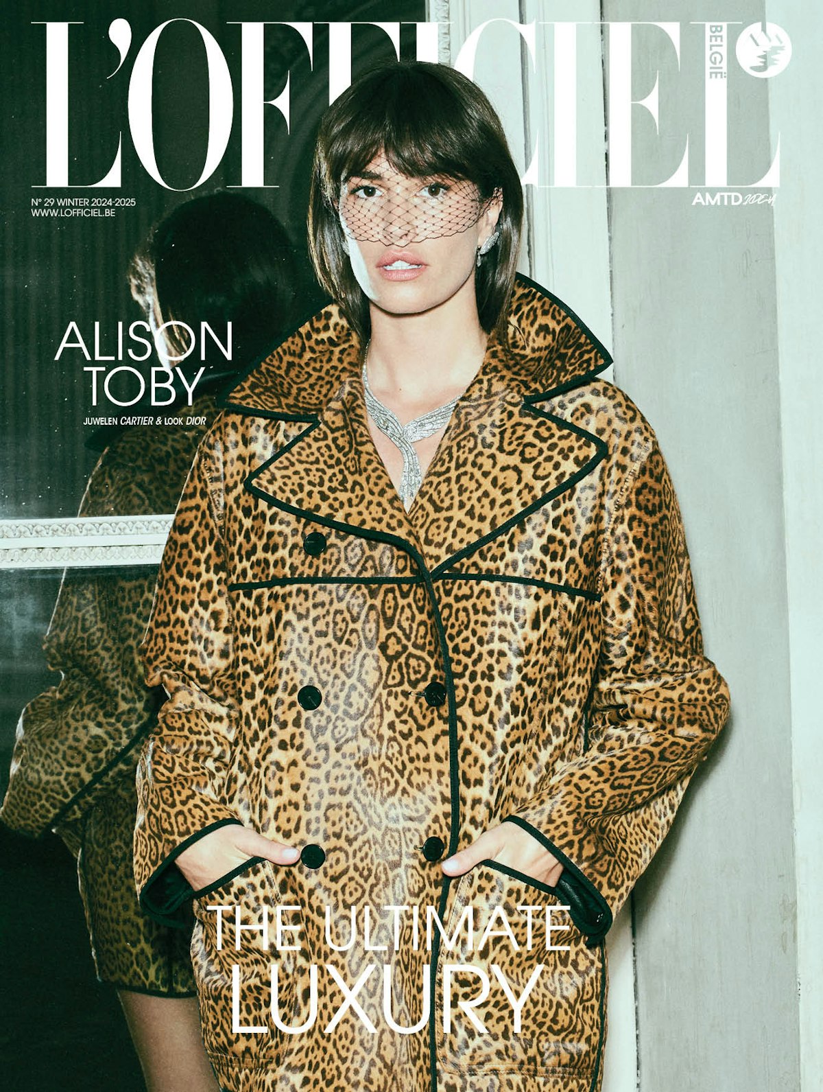 Alison Toby staat op de cover van het luxenummer van L'OFFICIEL België