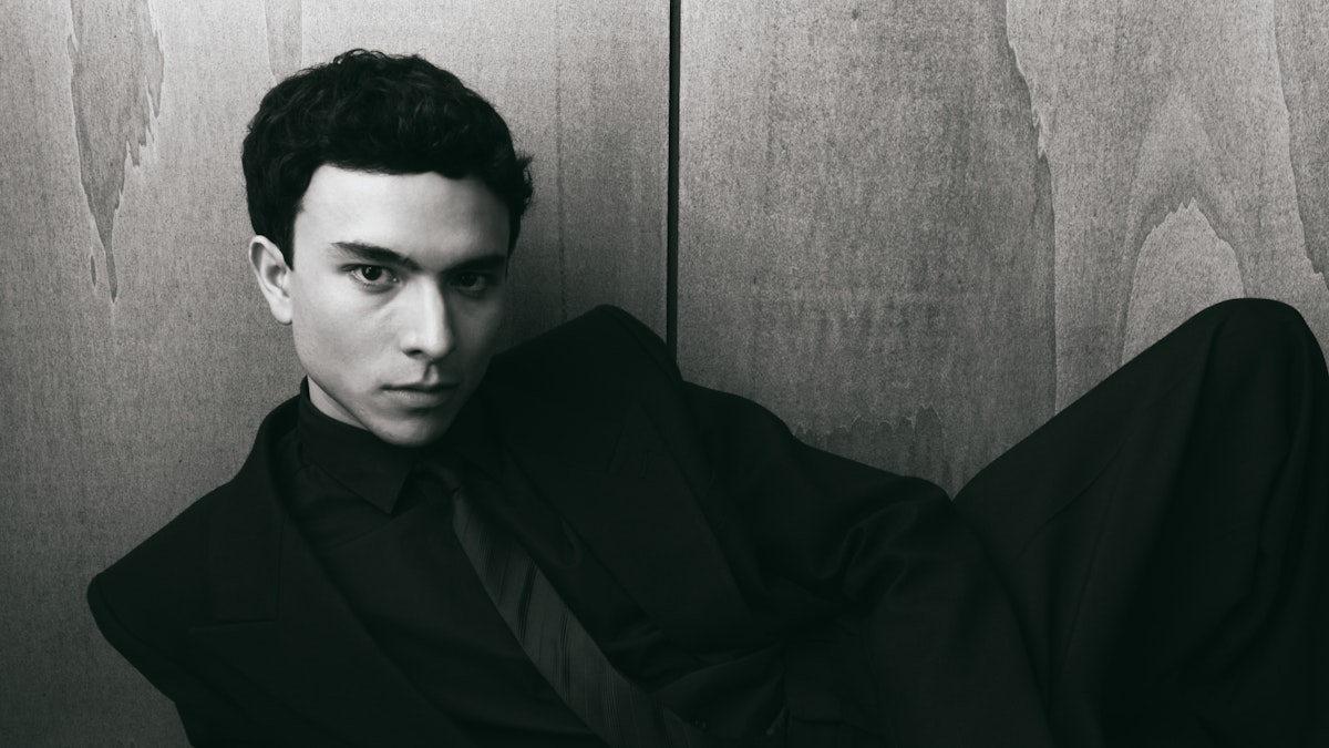 Sam Visser : l’éclat d’une nouvelle ère pour YSL Beauty