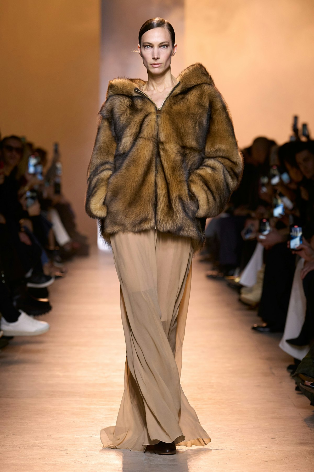 Elie Saab automne-hiver 2025-2026 : le luxe en altitude