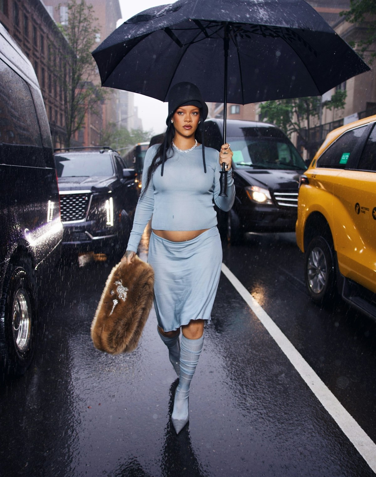 Rihanna est enceinte de son troisième enfant et révèle sa grossesse au Met Gala