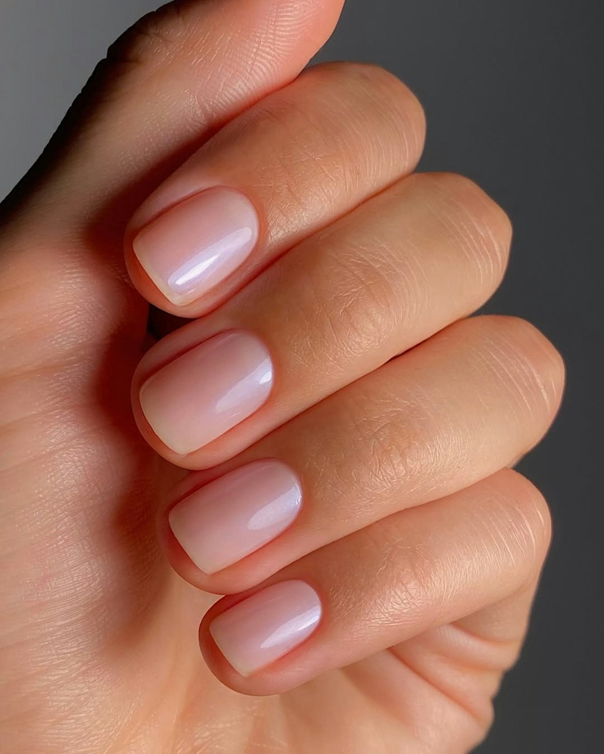 Manucure japonaise : la tendance minimaliste qui sublime l’ongle nu