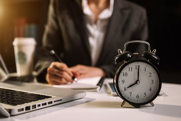 Understanding the Legal Maximum Working Hours | Peninsula UK