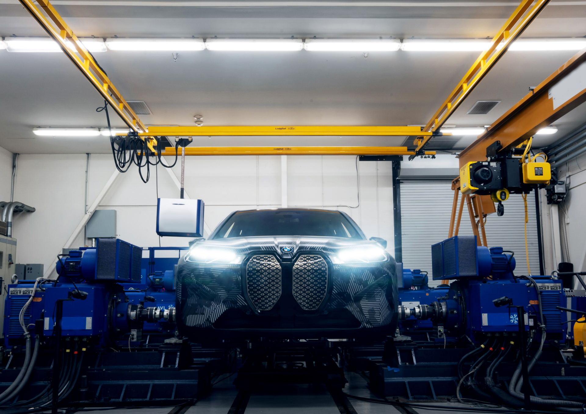 Gemini Battery Powers BMW iX 608 Miles on a Single Charge