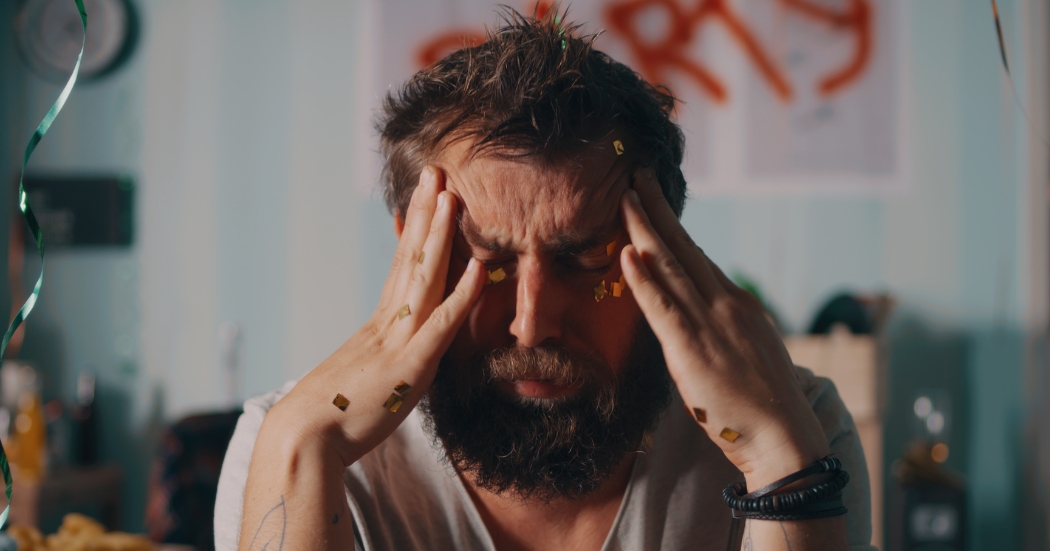 Waarom krijg je een kater? Een arts legt uit. - Doktr