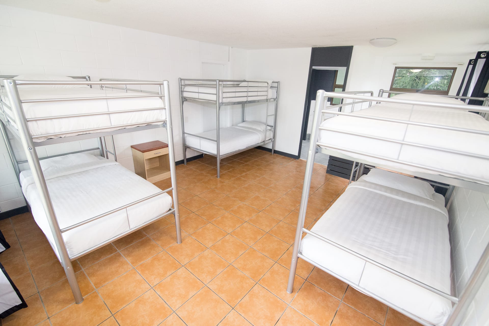 Base Backpackers Airlie Beach, Gateway to The Whitsundays
