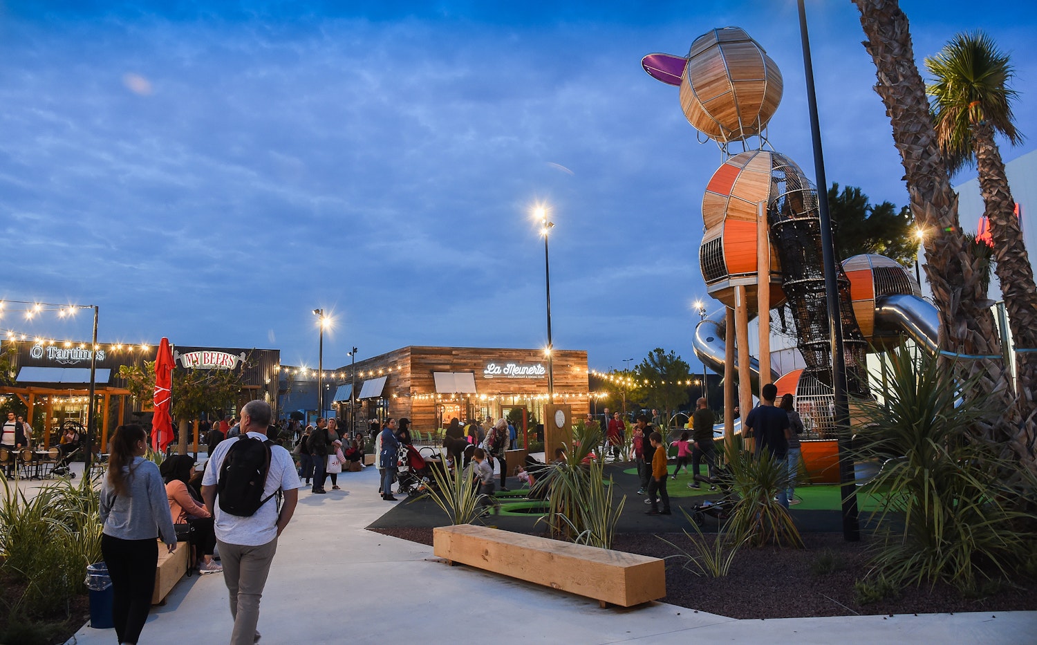 Shopping Promenade - Arles | Minale Design Strategy