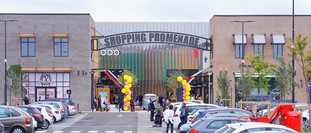 Shopping Promenade - Arles | Minale Design Strategy