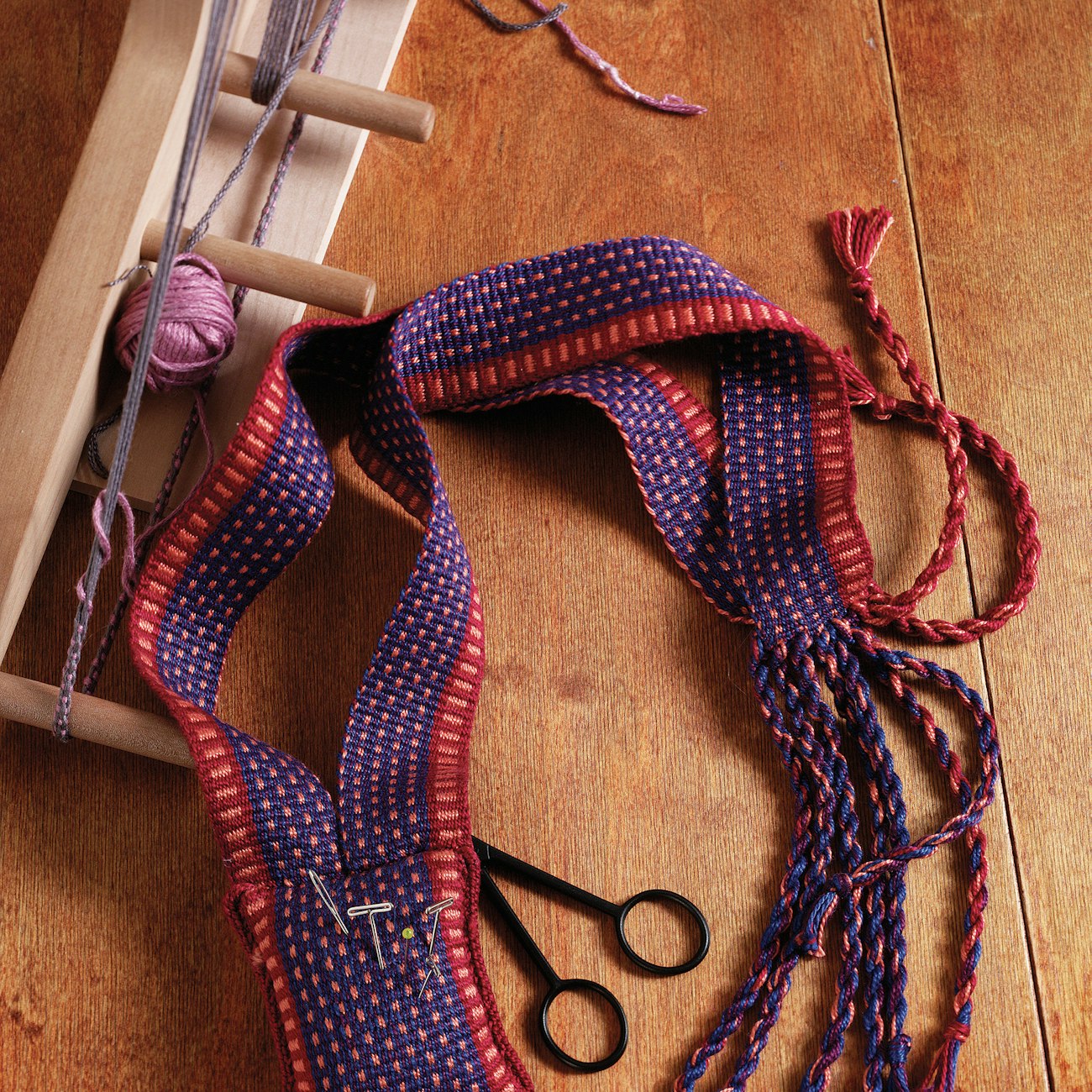 Ultimate Guide to Inkle Loom Weaving with Free Projects | Little Looms