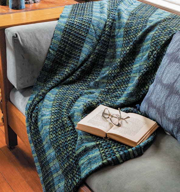 Soft and Snuggly Blanket | Little Looms Library