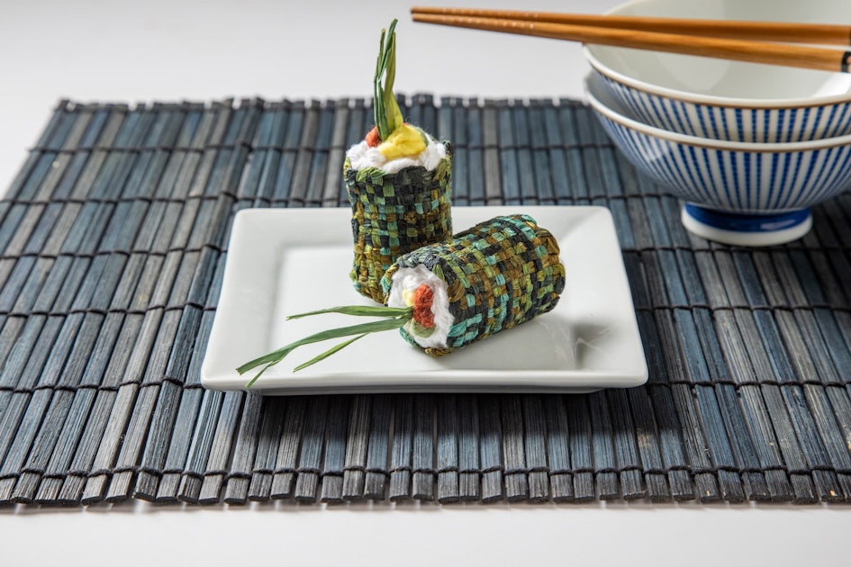 Bonus Project: Pin Loom–Woven Oru Roll | Little Looms