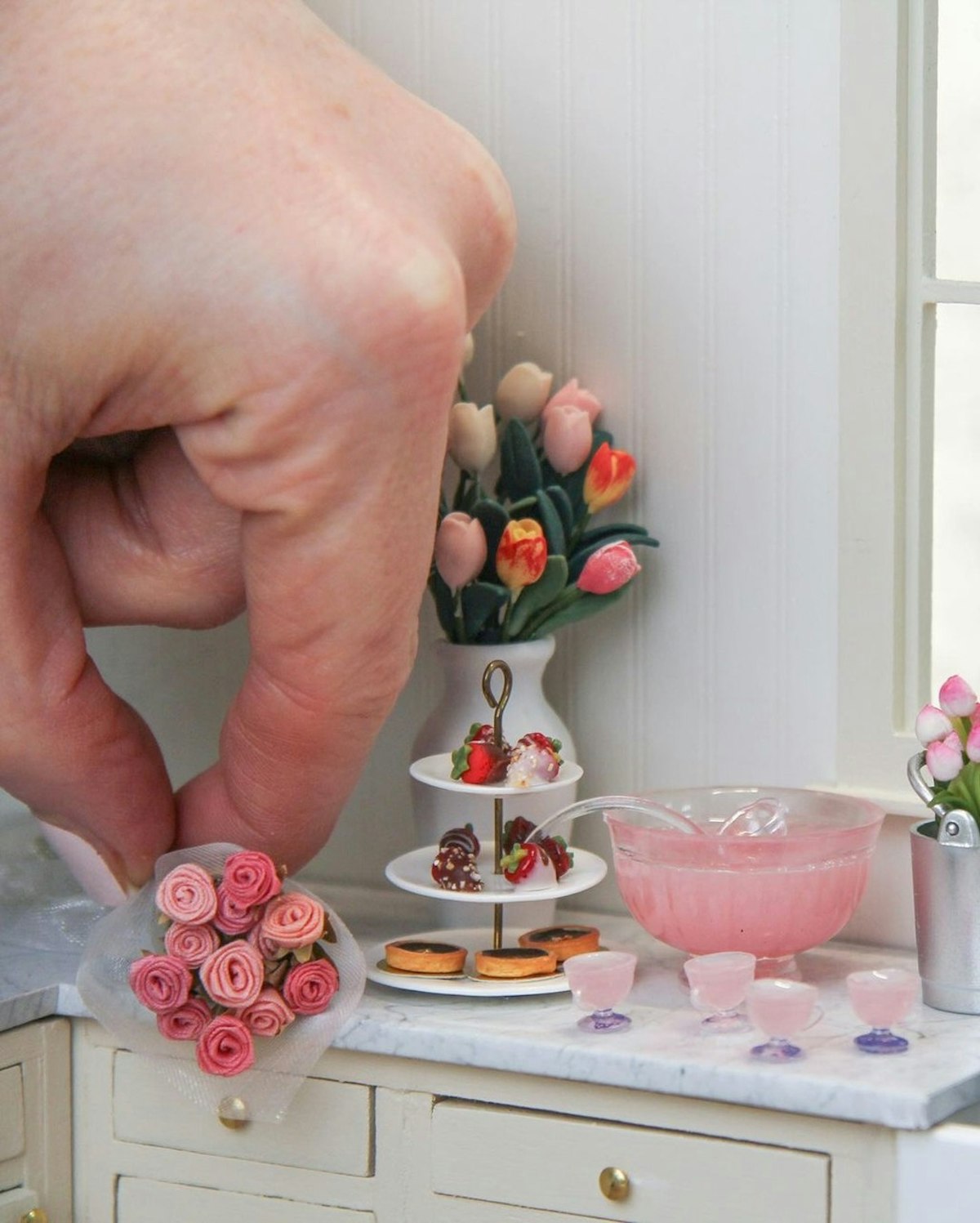Miniatures: Collecting luxury mini pieces is a hit!