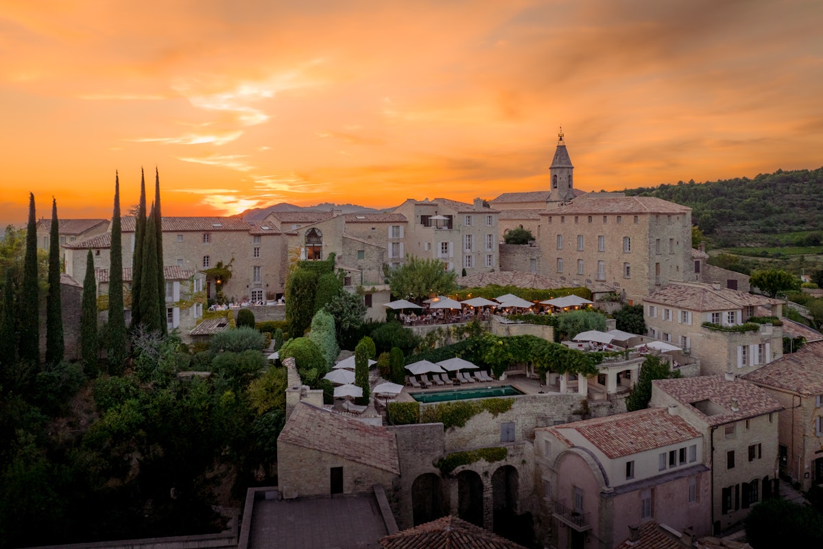 Hotel Crillon-Le-Brave: immersion in the heart of Provence