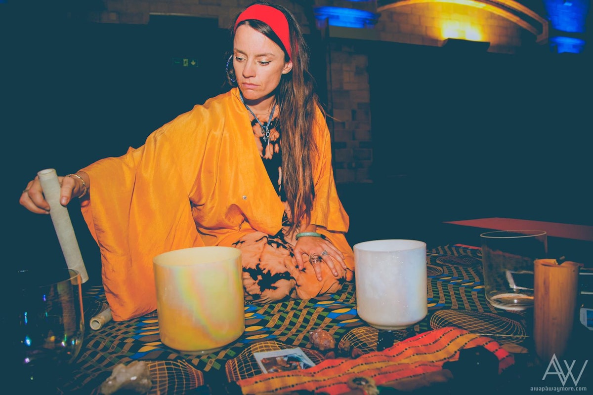 KIM BOOTH - SOUND HEALER, YOGA TEACHER & COSMIC SPACE HOLDER