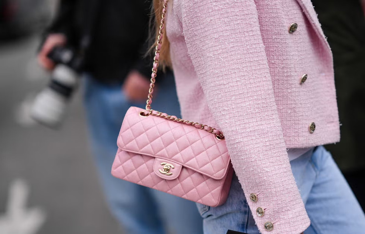 CHANEL 11.12 - the iconic bag of the French fashion house