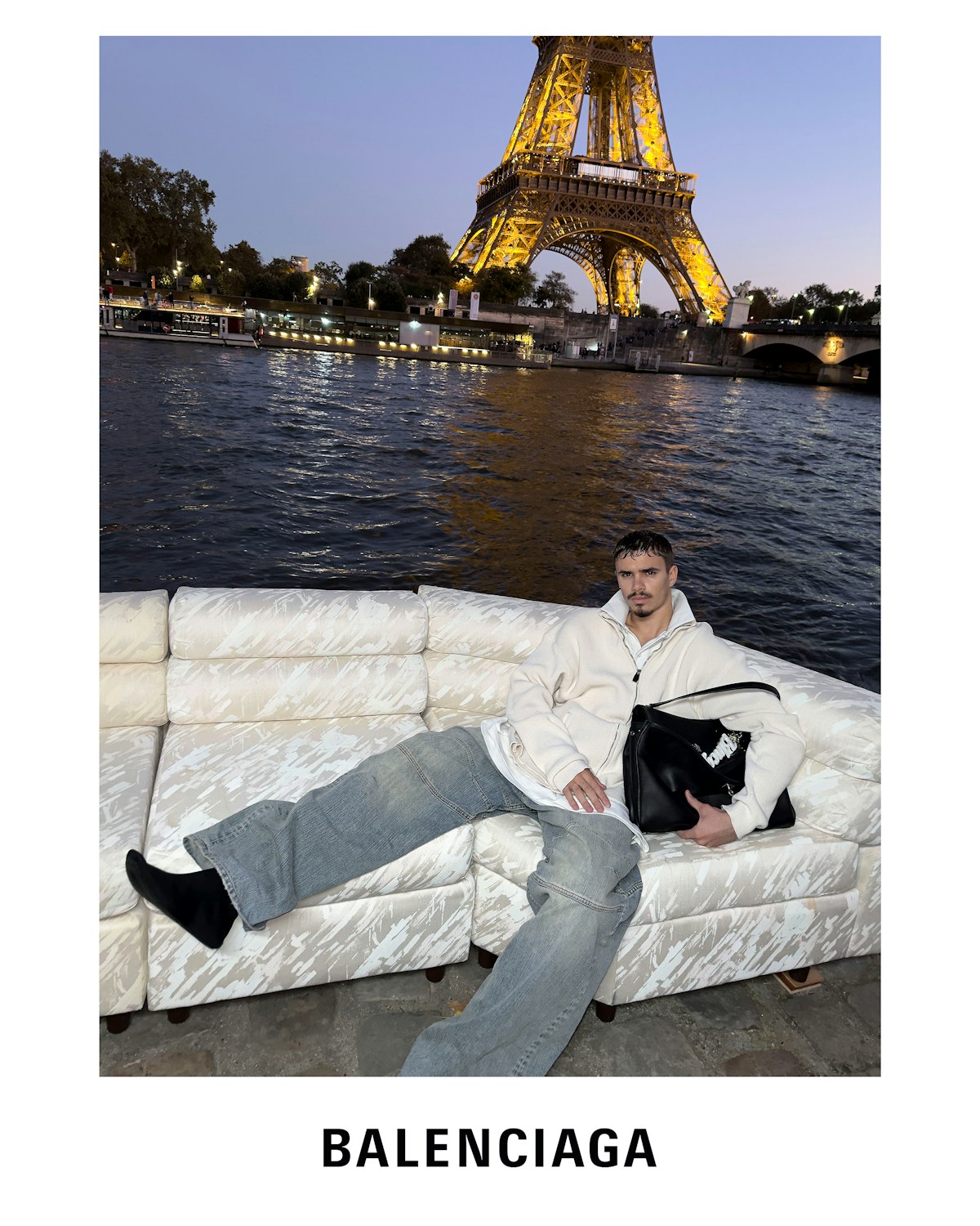 Balenciaga presents the new campaign signed by Juergen Teller
