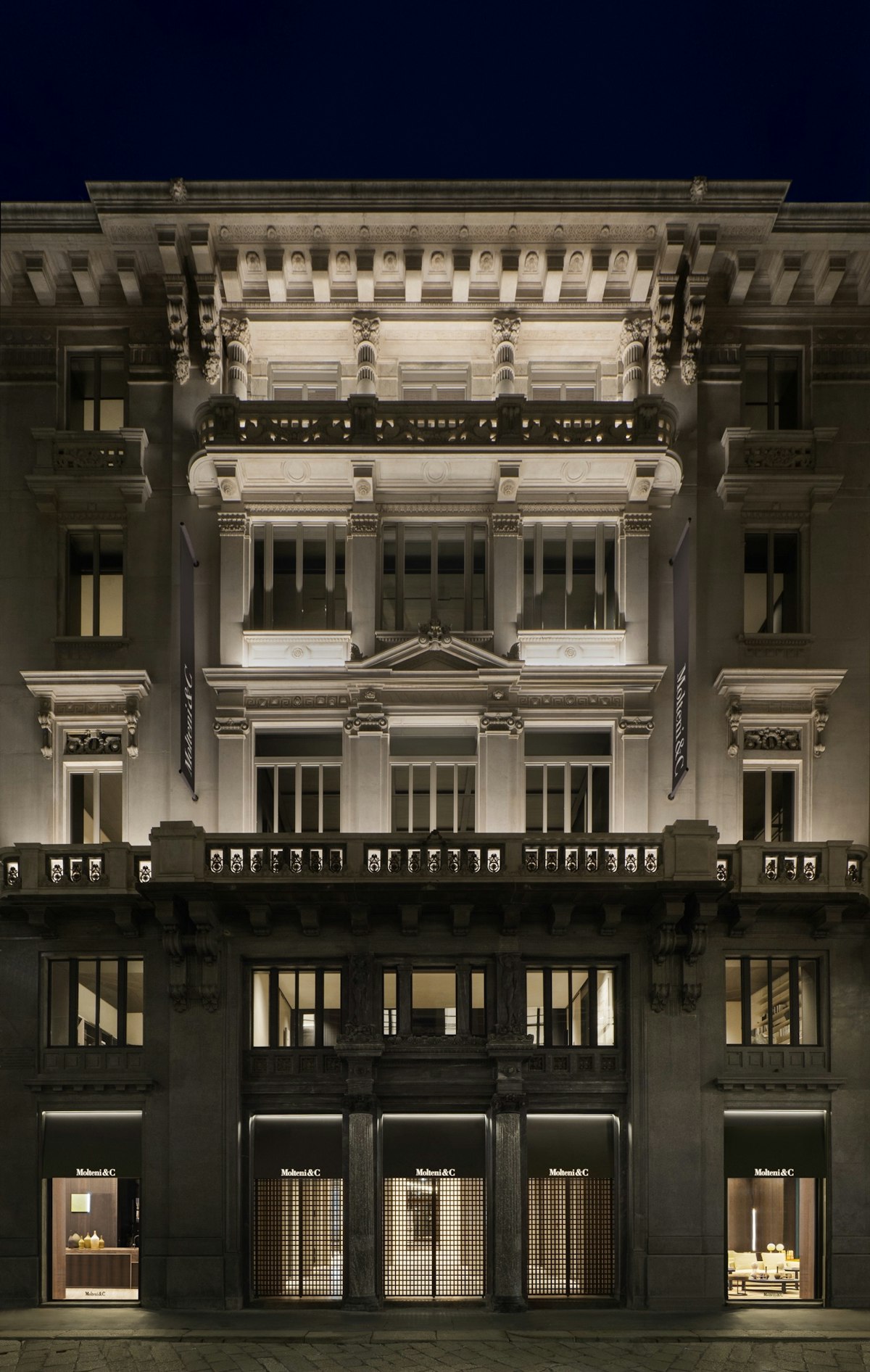 The doors of Palazzo Molteni in Milan open with the project conceived by Vincent Van Duys