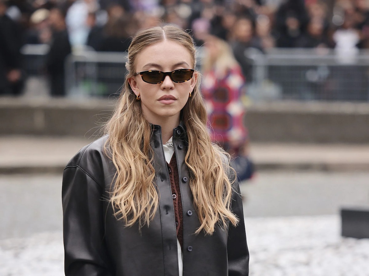 Butter Biscuit Blonde: The Spring Trend That Brightens Hair