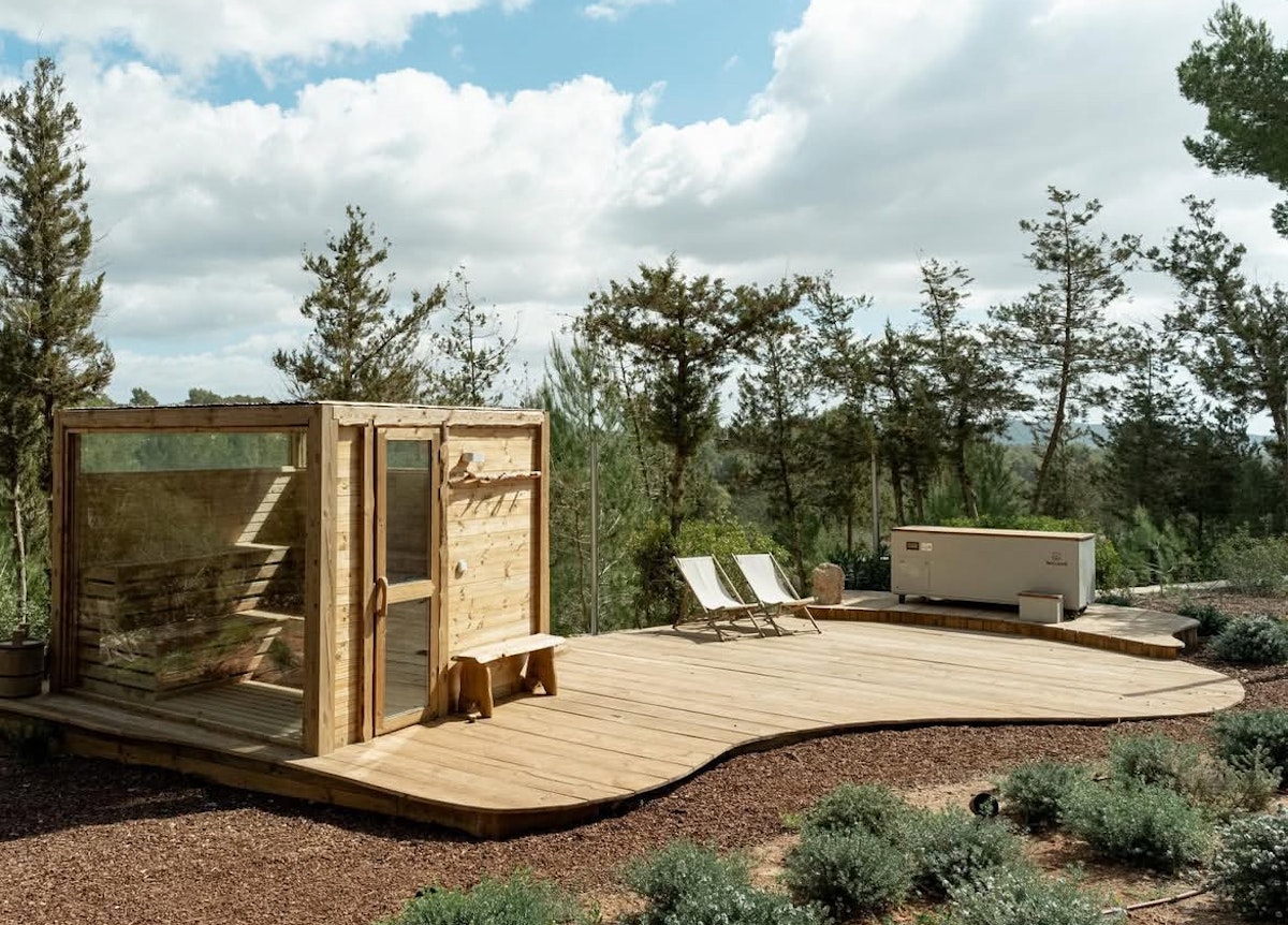 ISLAND GLOW: Islander’s Beauty Secrets