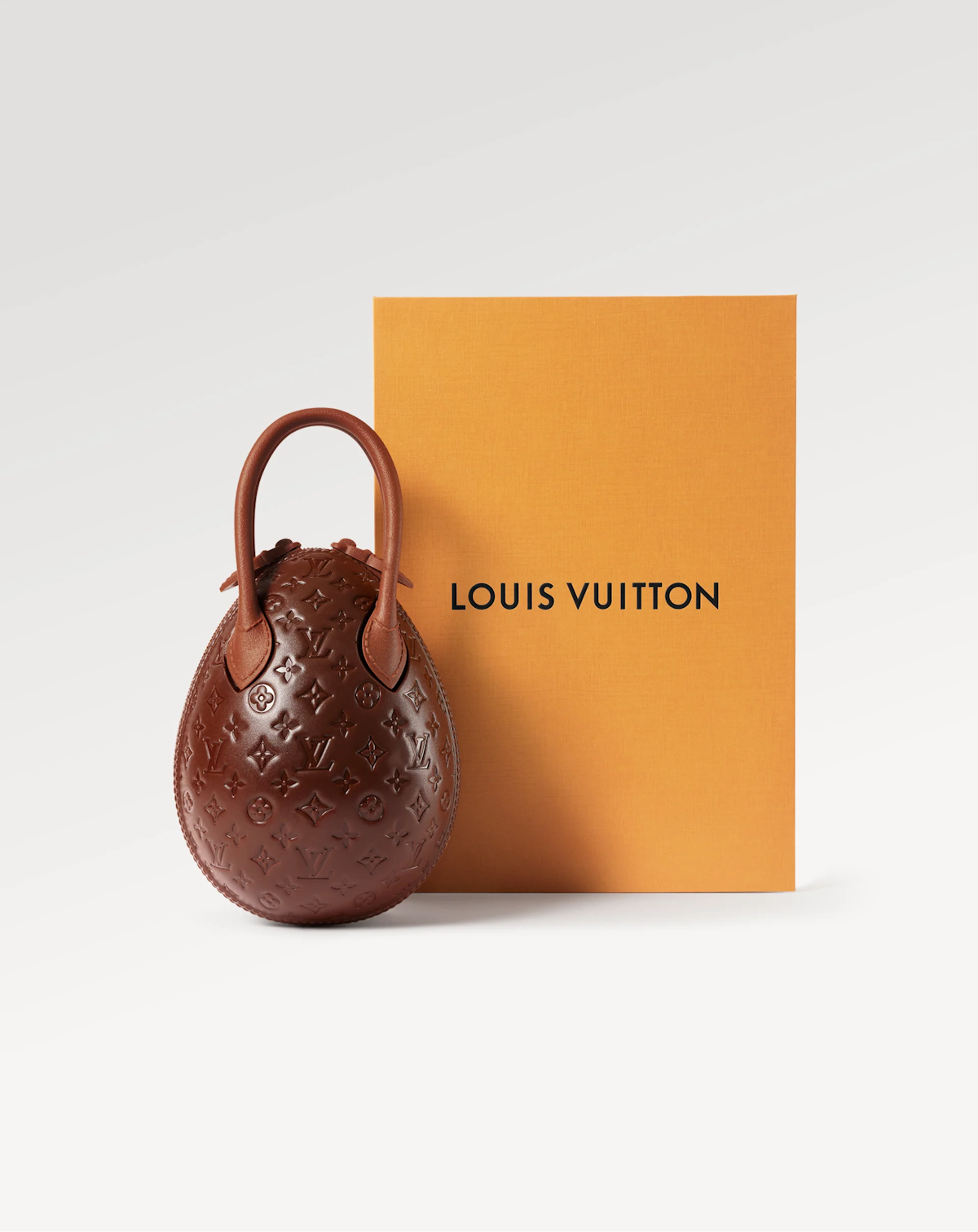 Louis Vuitton's Egg Bag becomes a chocolate egg: the Easter dessert ...