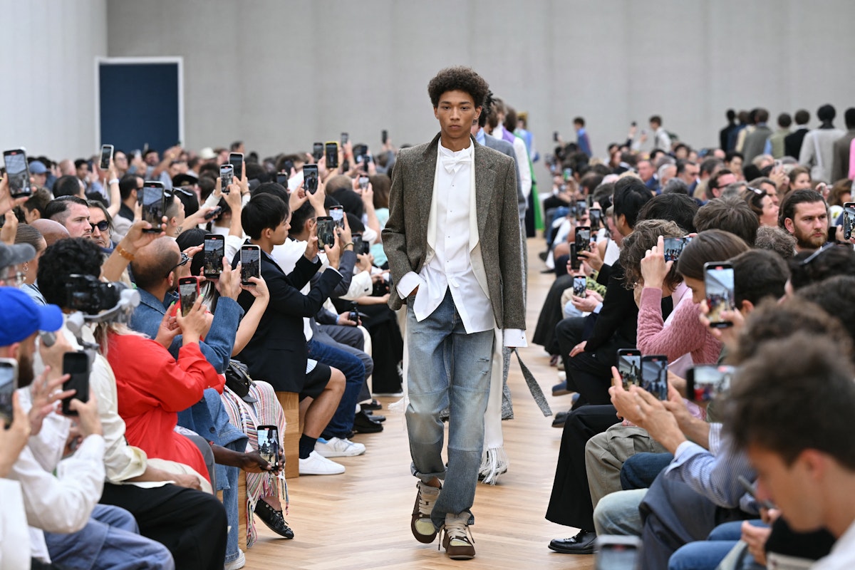 Jonathan Anderson's Dior Man: A Silent Revolution on the Catwalk