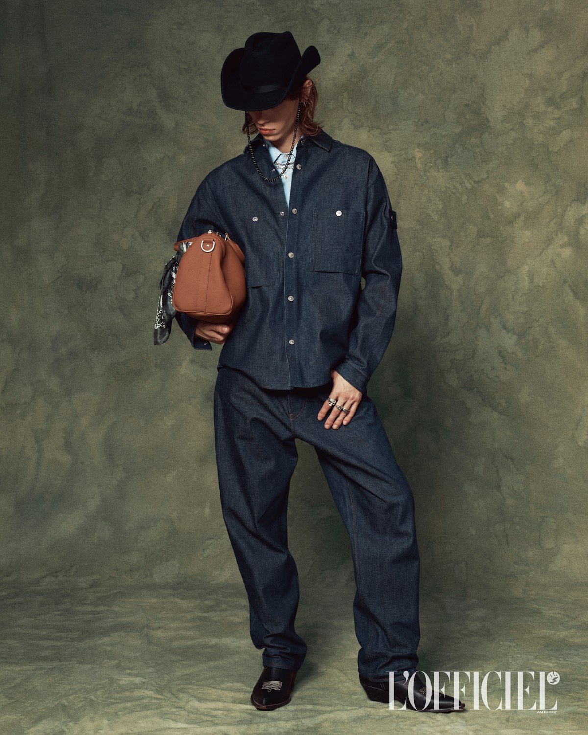 Yeehaw, Fall/Winter 2025 fashion tames the cowboy trend with style.