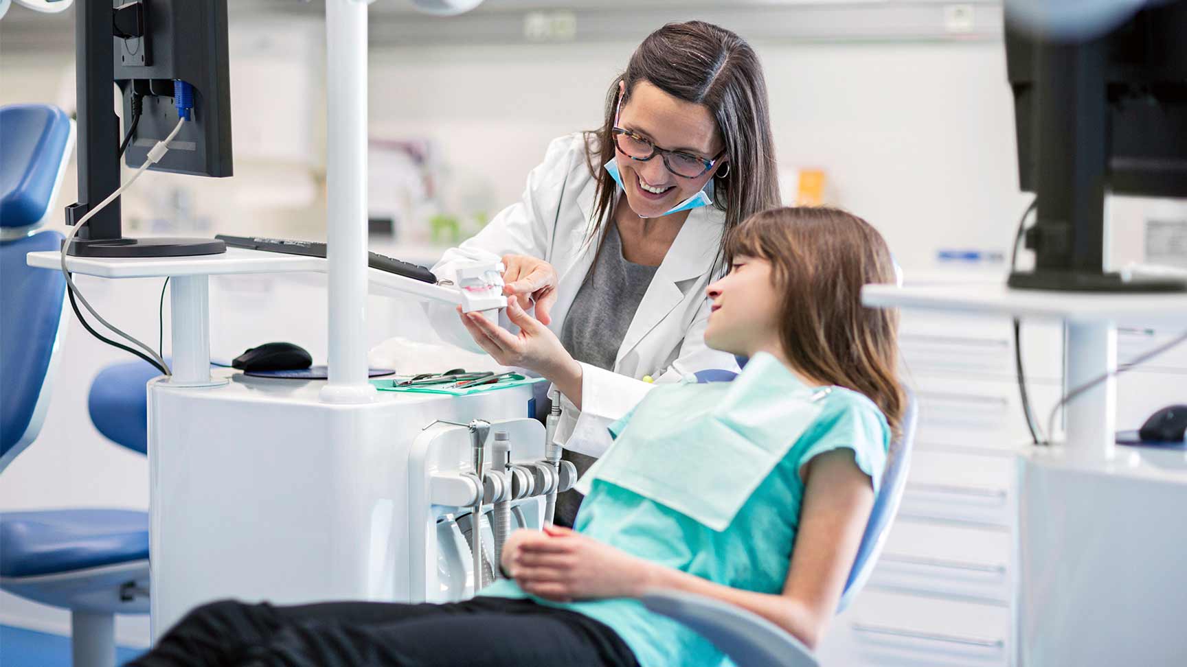 5 Habits of Highly Effective Dental Assistants | FE