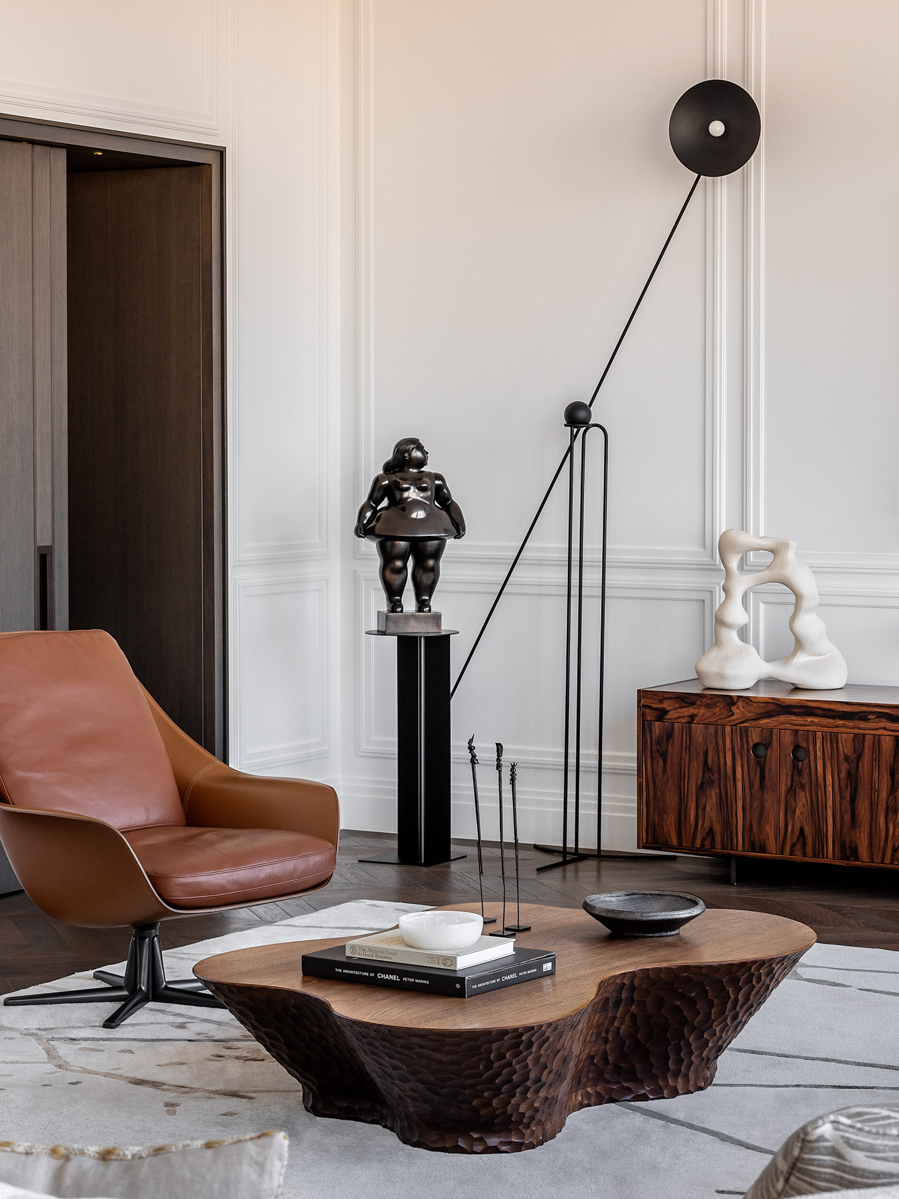 SSU coffee table carved — Veermakers