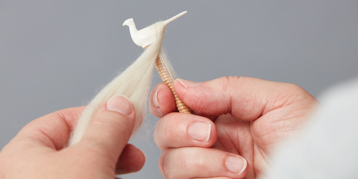 5 Tips for Spinning with a Distaff | Spin Off