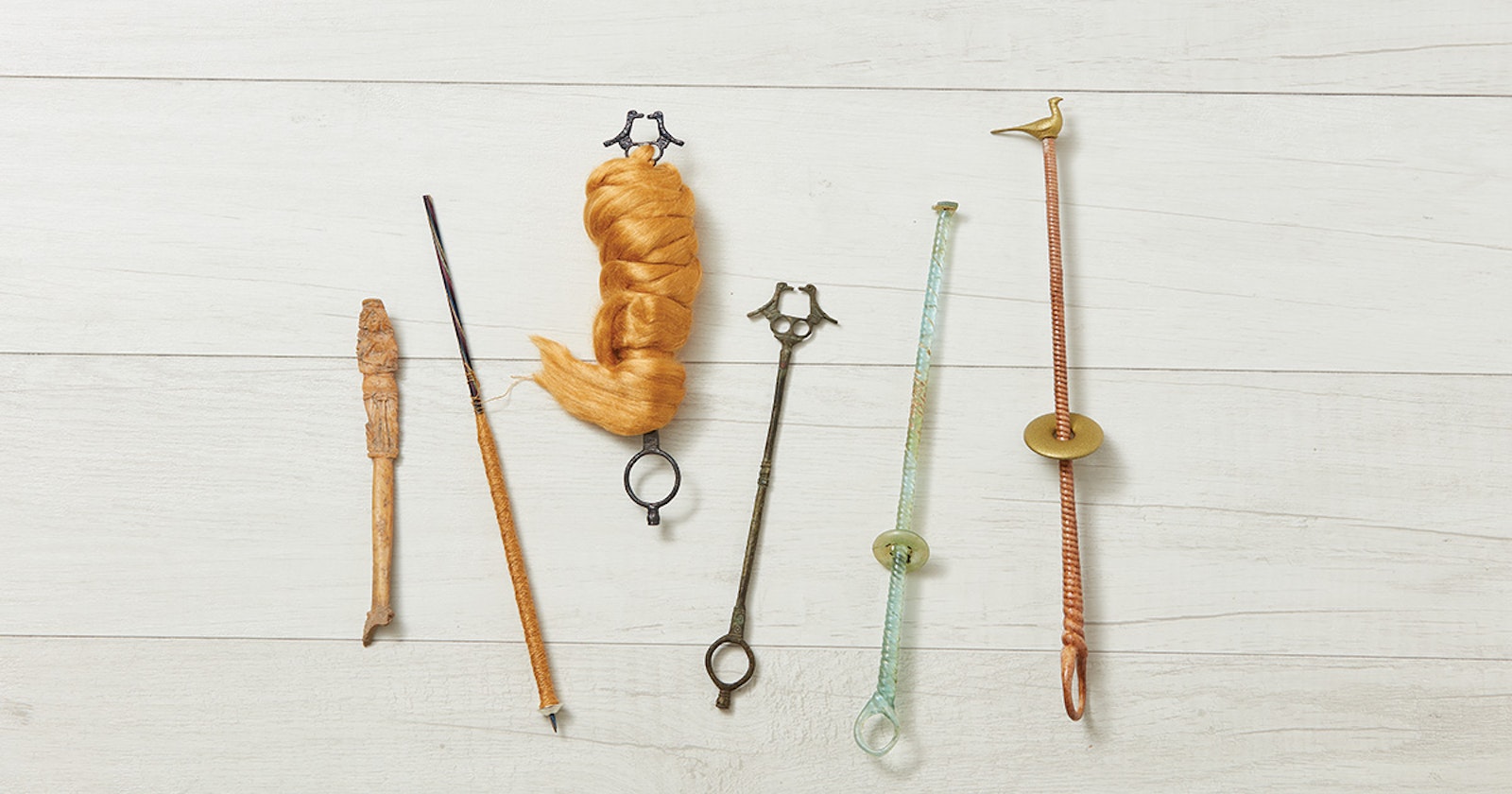 A Time-Tested Fiber Management Tool: The Modern Handheld Distaff | Spin Off