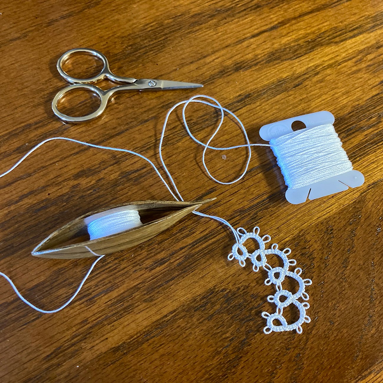 A Tatted Holiday Wreath | PieceWork