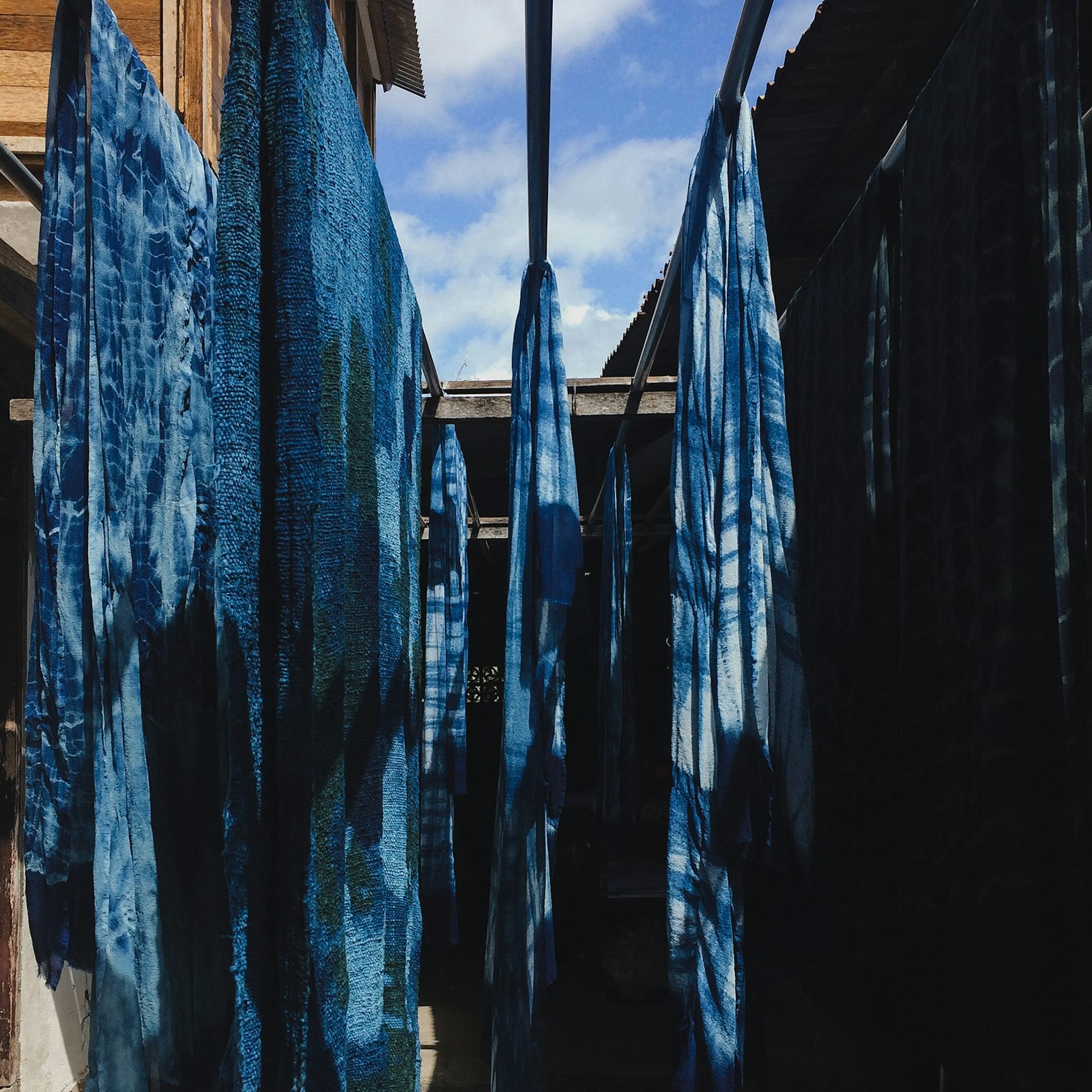 What Is Indigo and Why Is It in the Color Wheel? | Handwoven