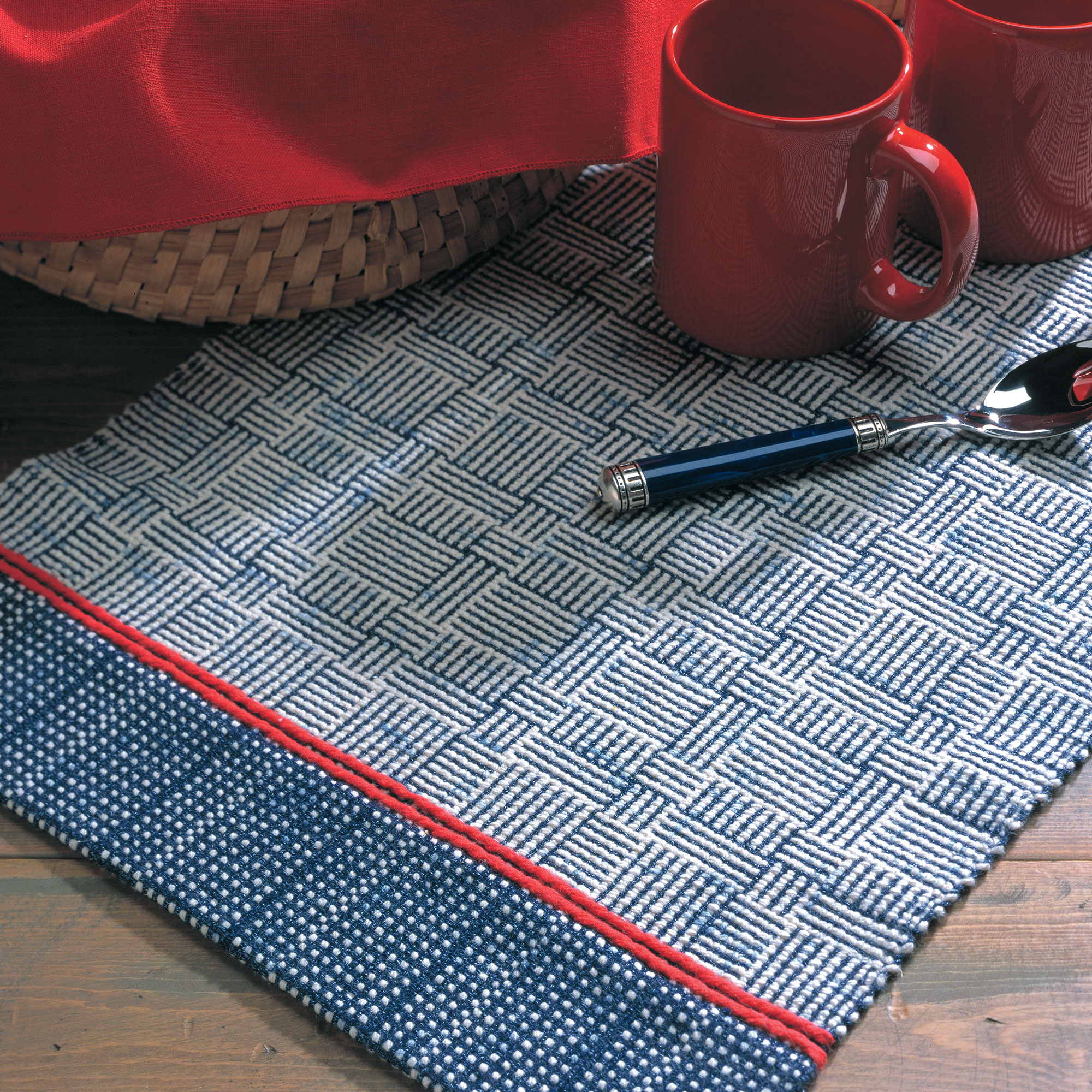 10 Minute Table Runner Placemats | Cabinets Matttroy