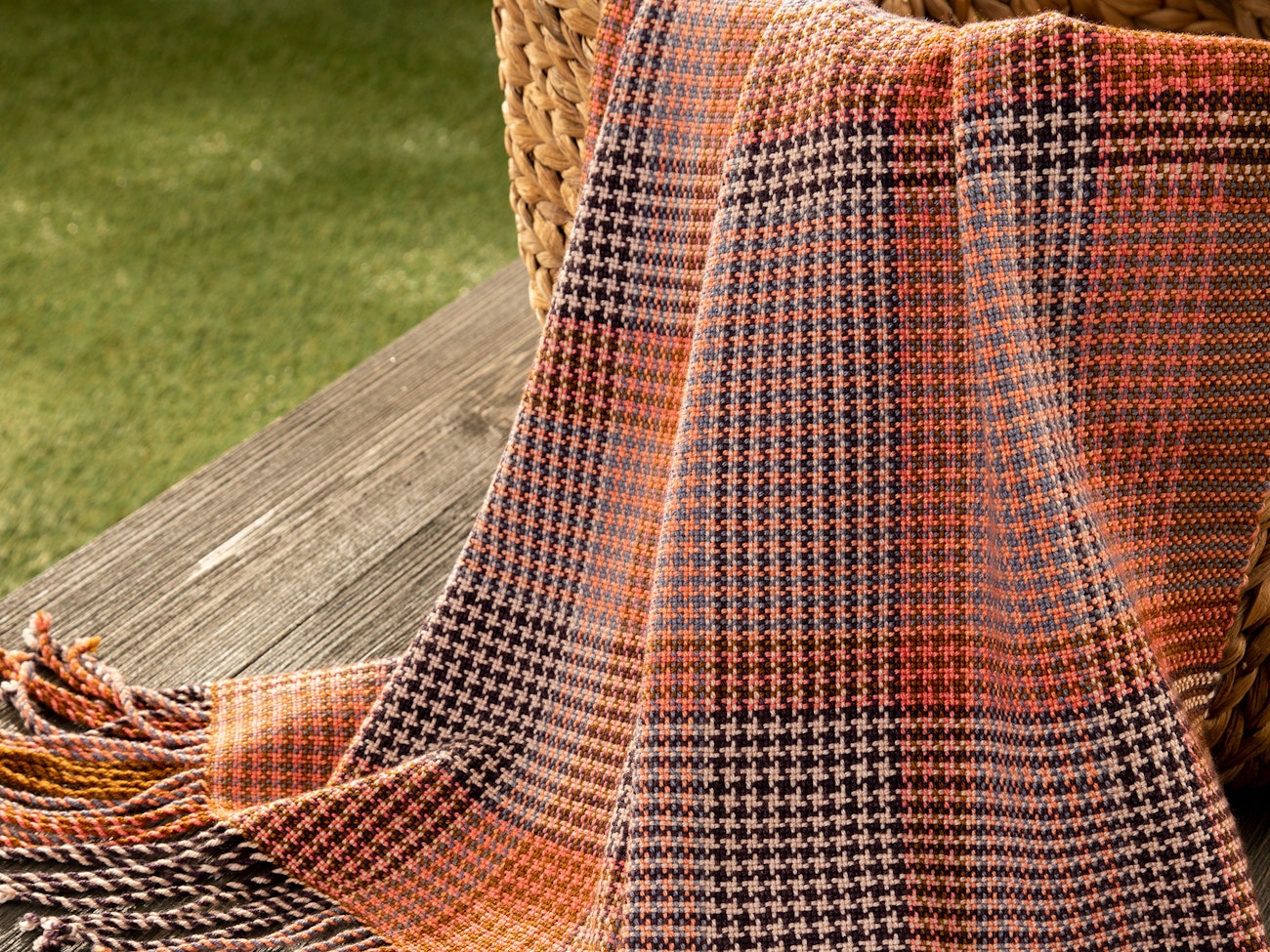 Weaving with Knitting Yarn | Handwoven