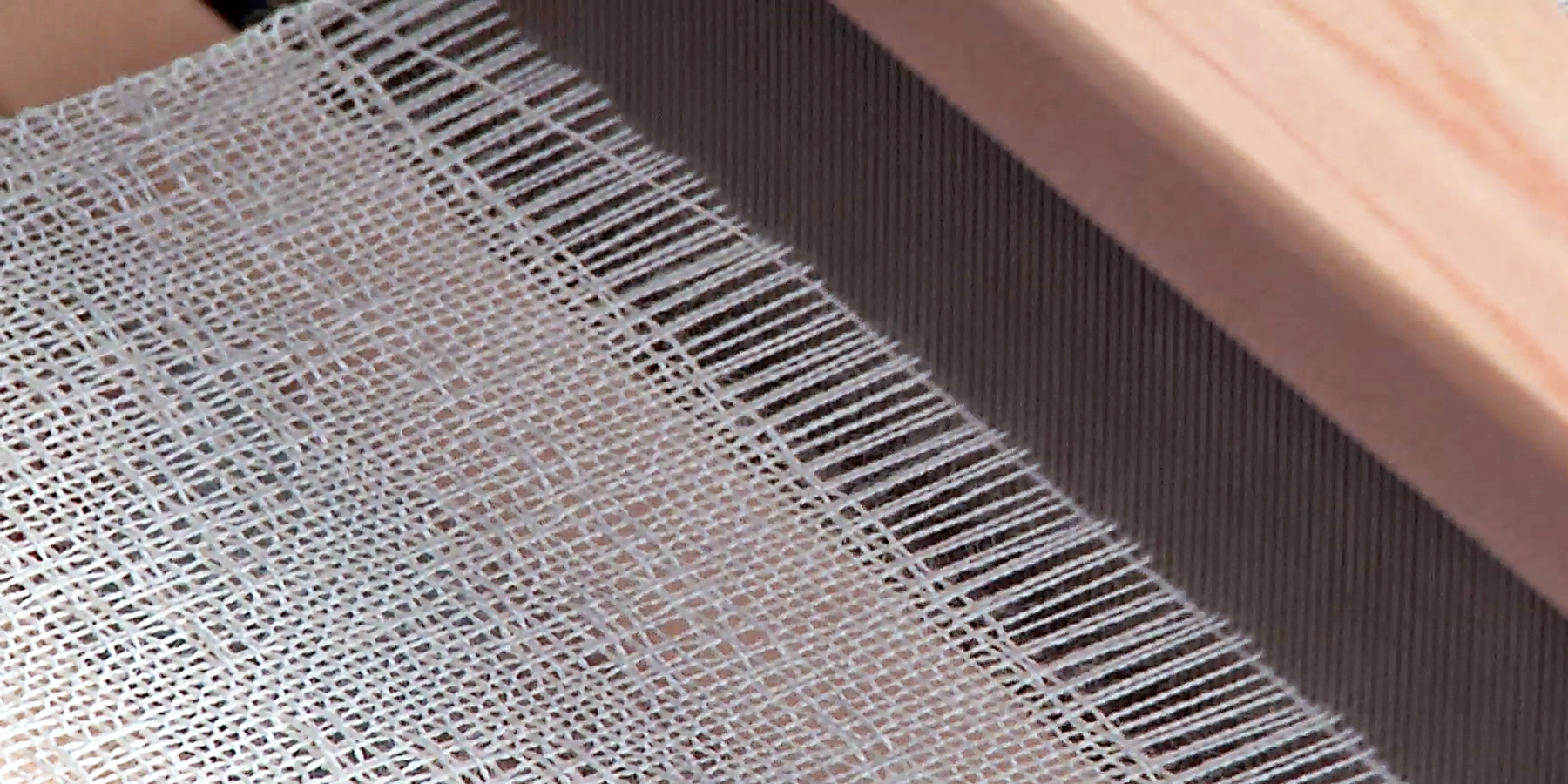 Video Tip: How to Place Lace Weft | Handwoven