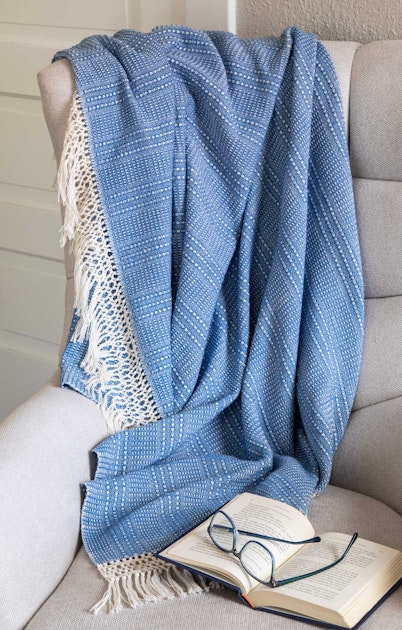 Cuddle Up Throw PDF + WIF | Handwoven Library