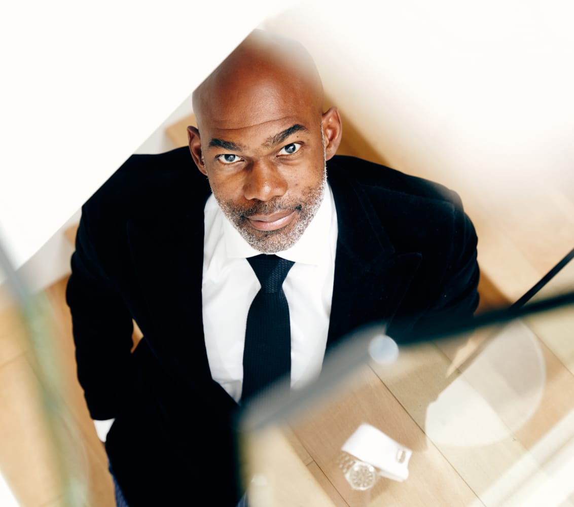 Meet Julius Few, MD | Board-Certified Plastic Surgeon in Chicago