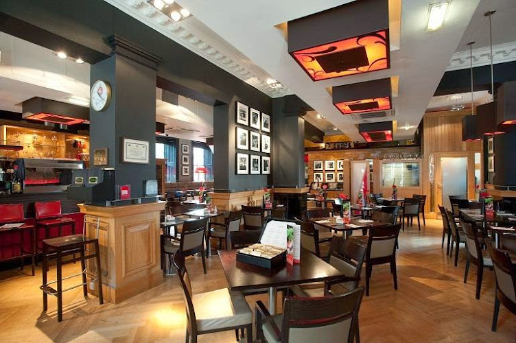 Vittoria on the Bridge - AgeFriendly guide